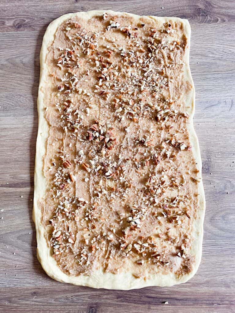 Easiest Sourdough Cinnamon Rolls With Pecans and Maple Syrup - Stretch ...